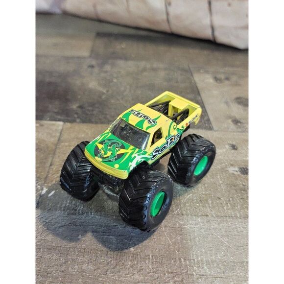 Hot Wheels | Toys | Hotwheels Sobesuzuki Monster Truck Lizards Toy ...